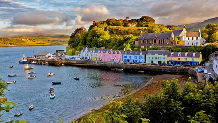 Scottish Ferries: CalMac & NorthLink | Venture Highland