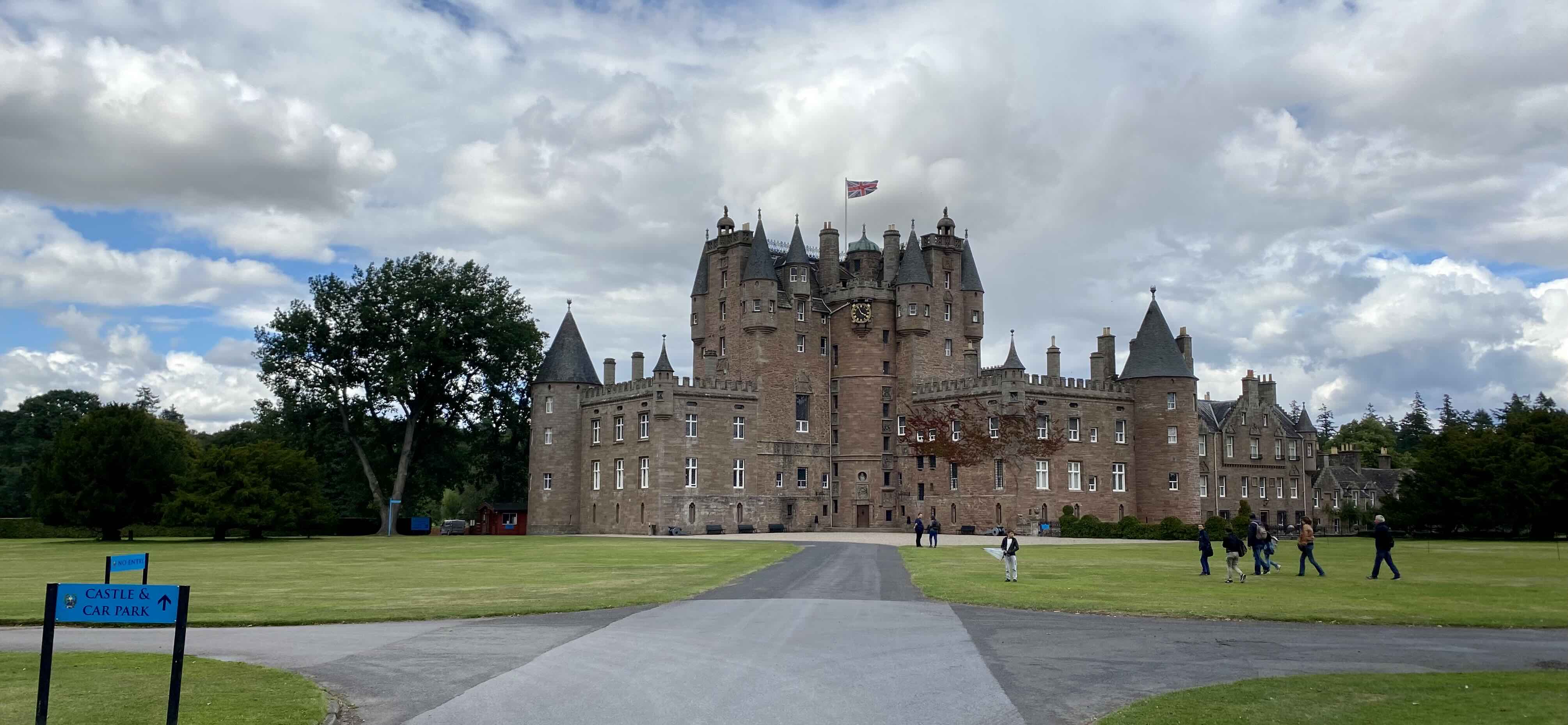 Glamis Castle | Visitor Guide | Venture Highland